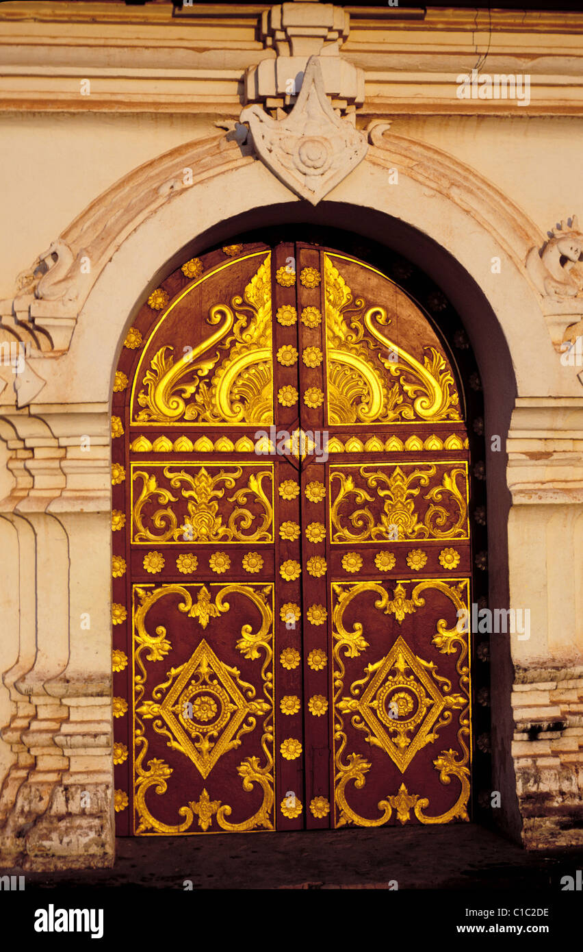 Laos, Viangchan, That Luang temple, the National Monument Stock Photo ...