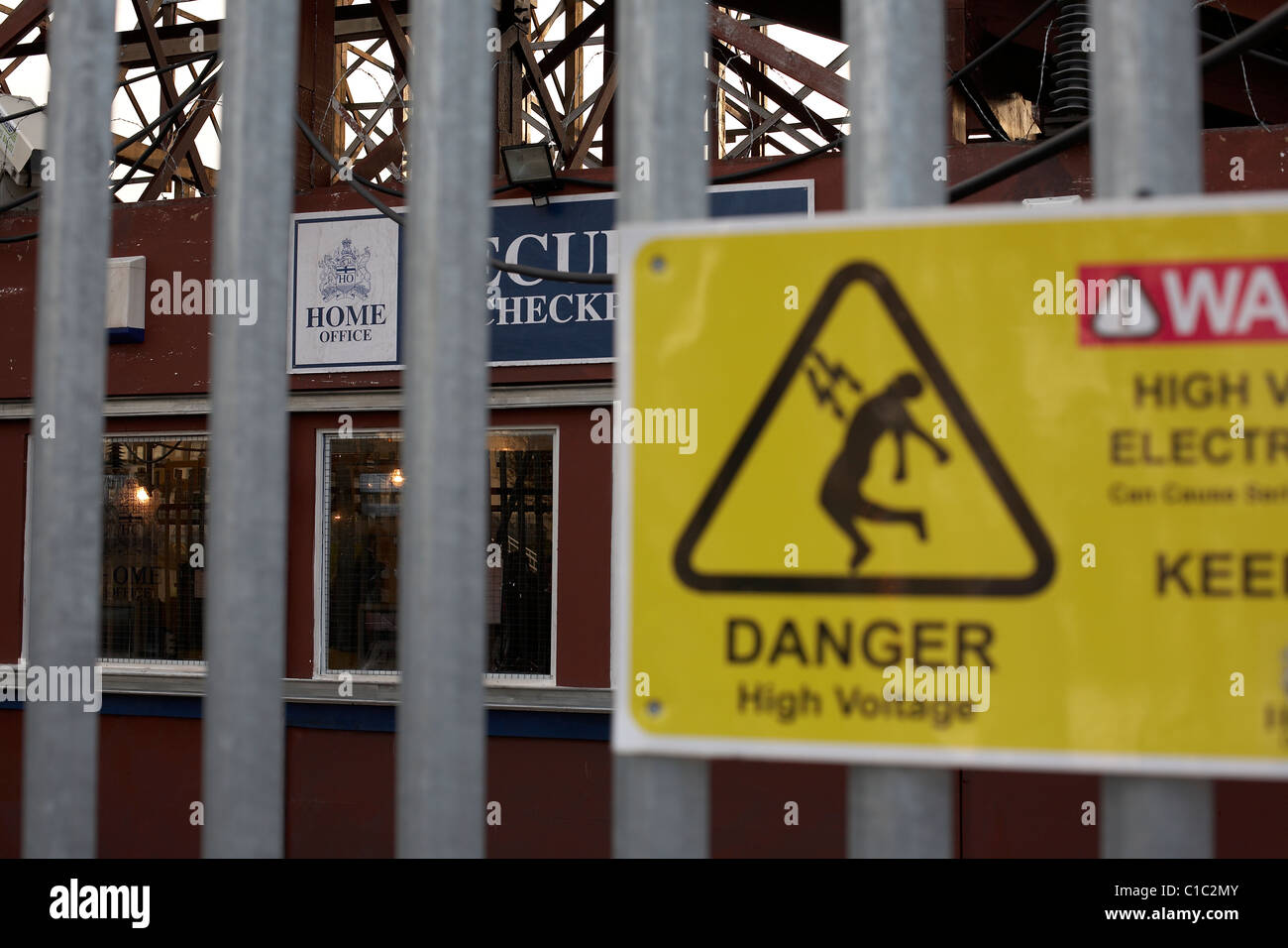 Security checkpoint hi-res stock photography and images - Alamy