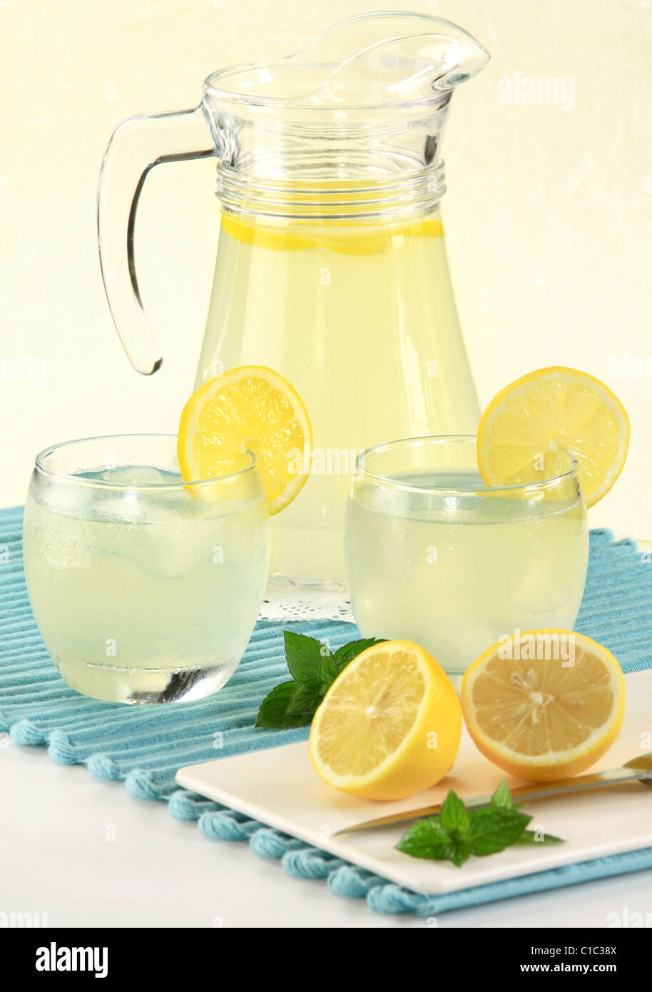 Lemonade hi-res stock photography and images - Alamy