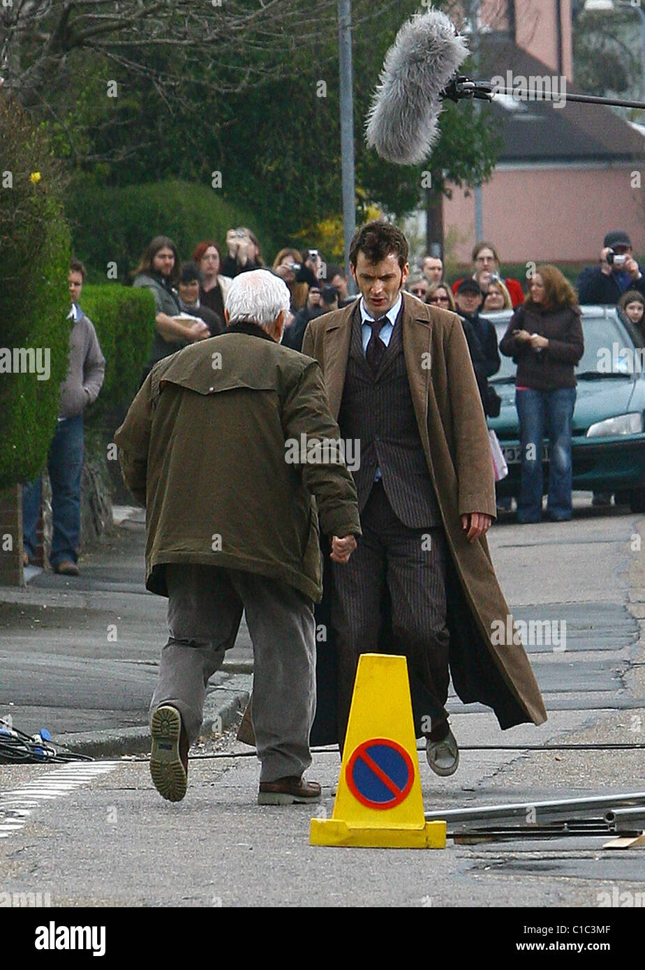 Bernard cribbins doctor who hi-res stock photography and images - Alamy