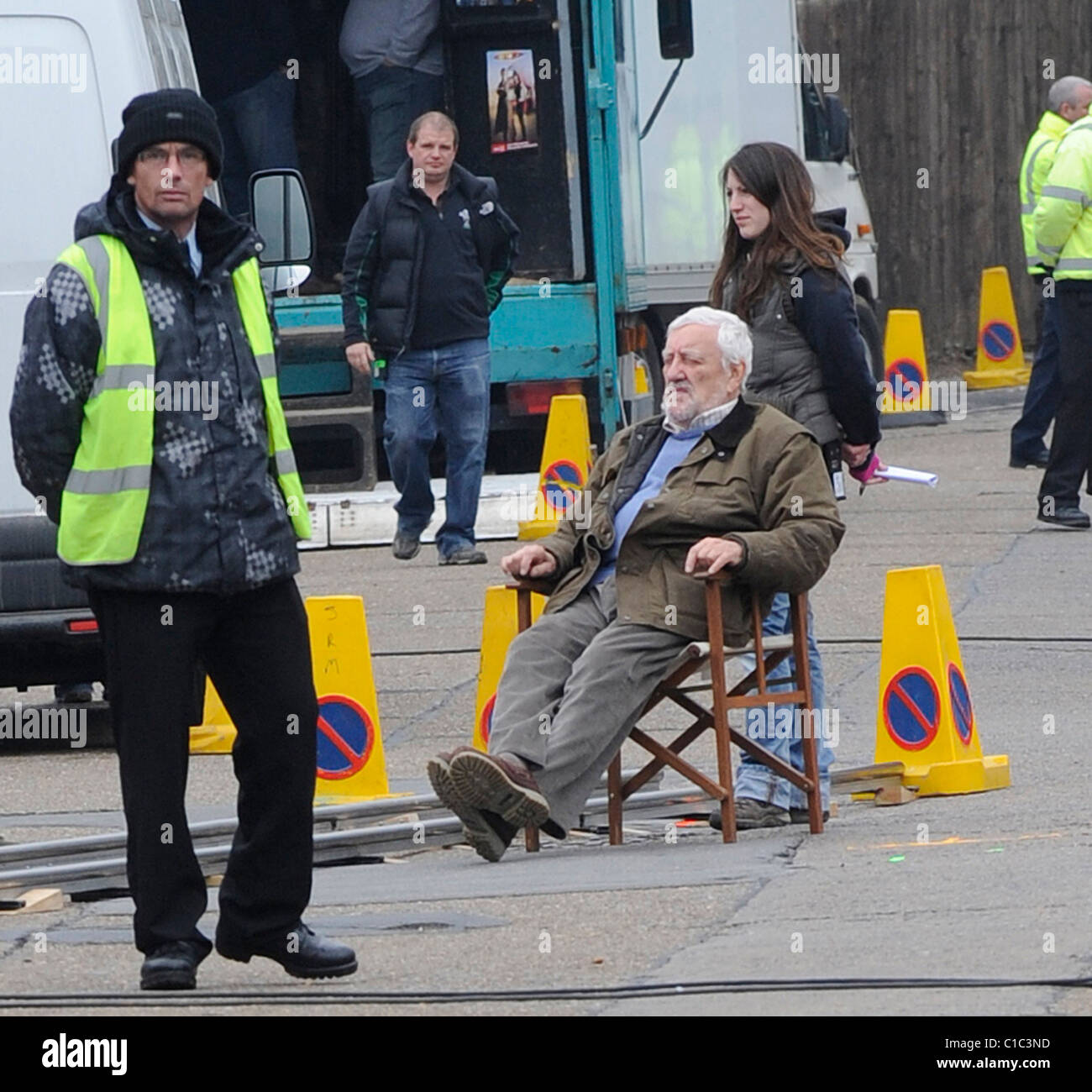 Bernard cribbins doctor who hi-res stock photography and images - Alamy