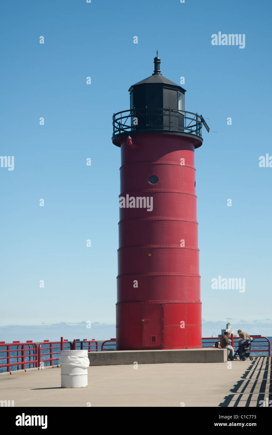 Milwaukee Pierhead Lighthouse; 1872 1906; Conical Cast Iron; 42 ft Tall ...