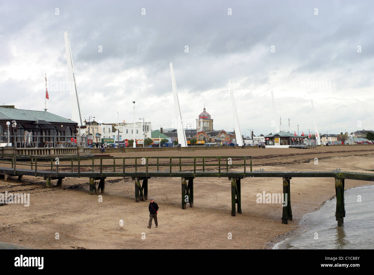 Southend beach hi-res stock photography and images - Alamy