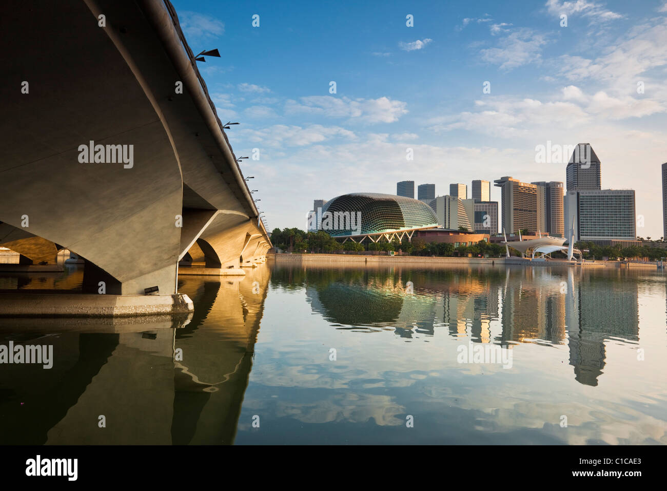 View along the Esplanade Bridge to the Esplanade - Theatres on the Bay ...