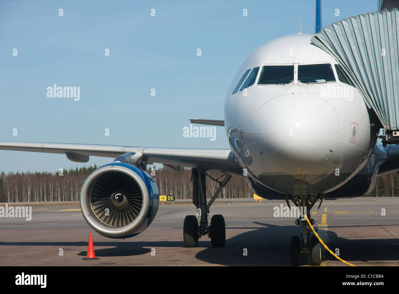 Aircraft plane parking in hi-res stock photography and images - Alamy