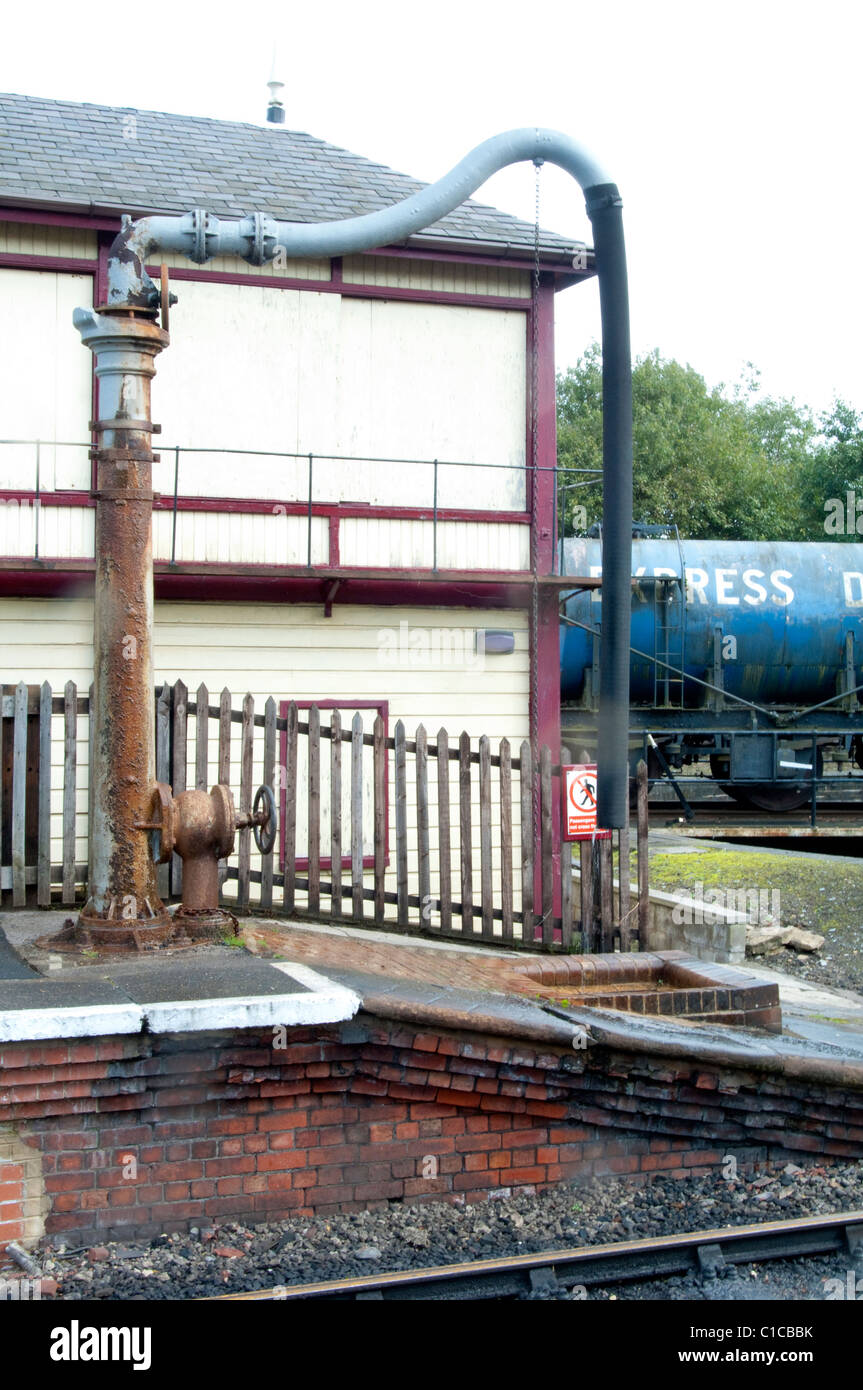 Train water fill hi-res stock photography and images - Alamy