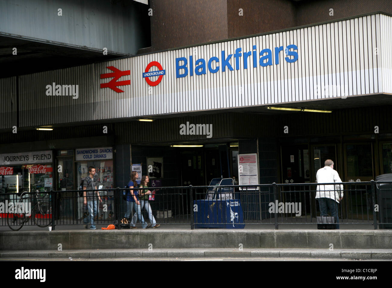 Blackfriars station view hi-res stock photography and images - Alamy