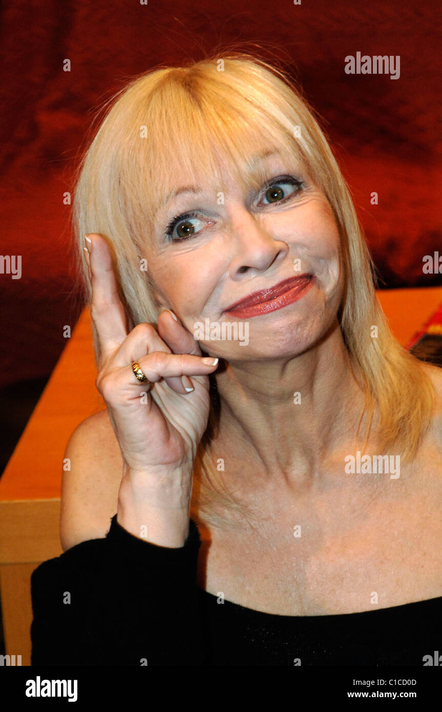 Katy manning hi-res stock photography and images - Alamy