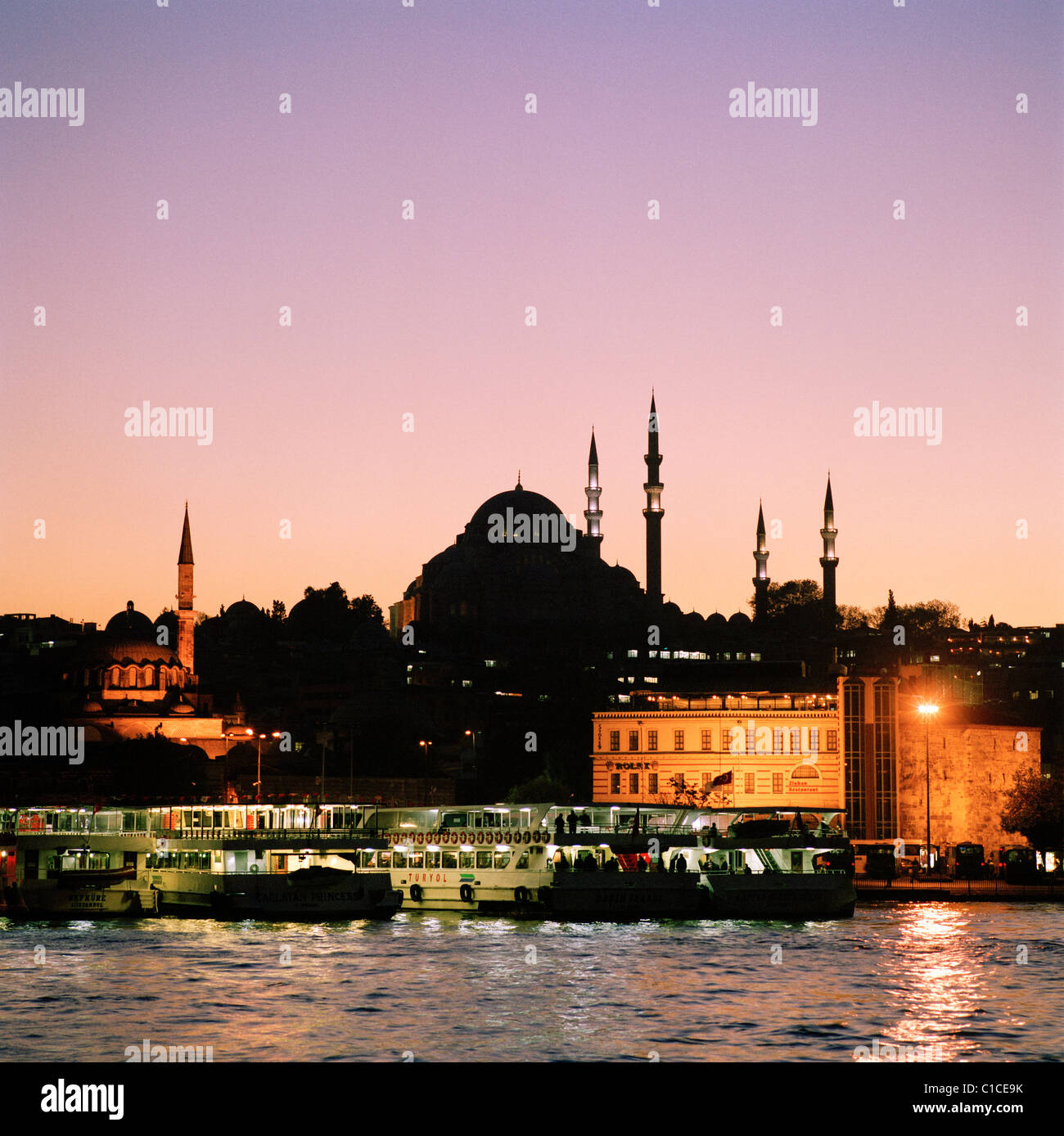 Beautiful suleymaniye camii in istanbul hi-res stock photography and ...