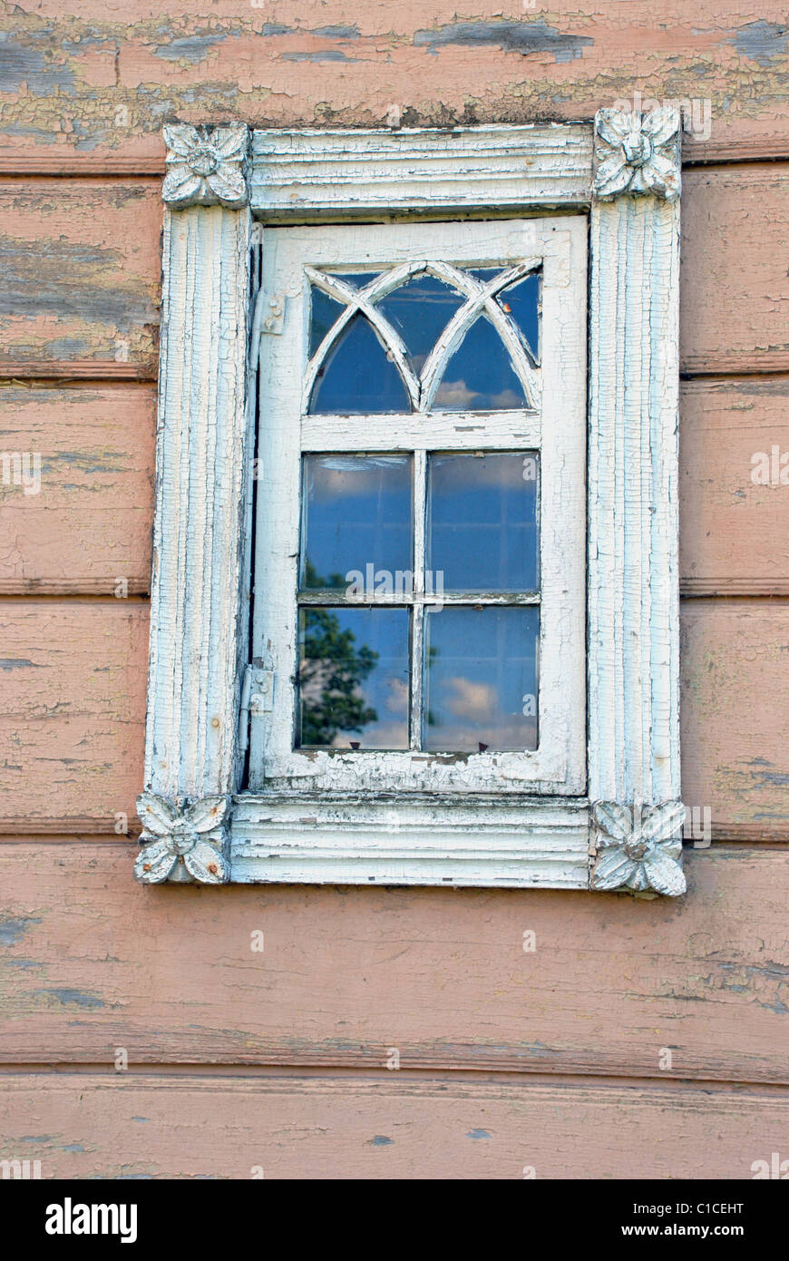 Antique wood about a hundred years old windows are already the subject ...