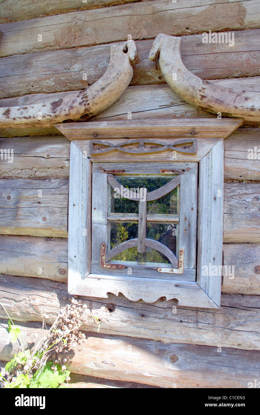 Antique wood about a hundred years old windows are already the subject ...