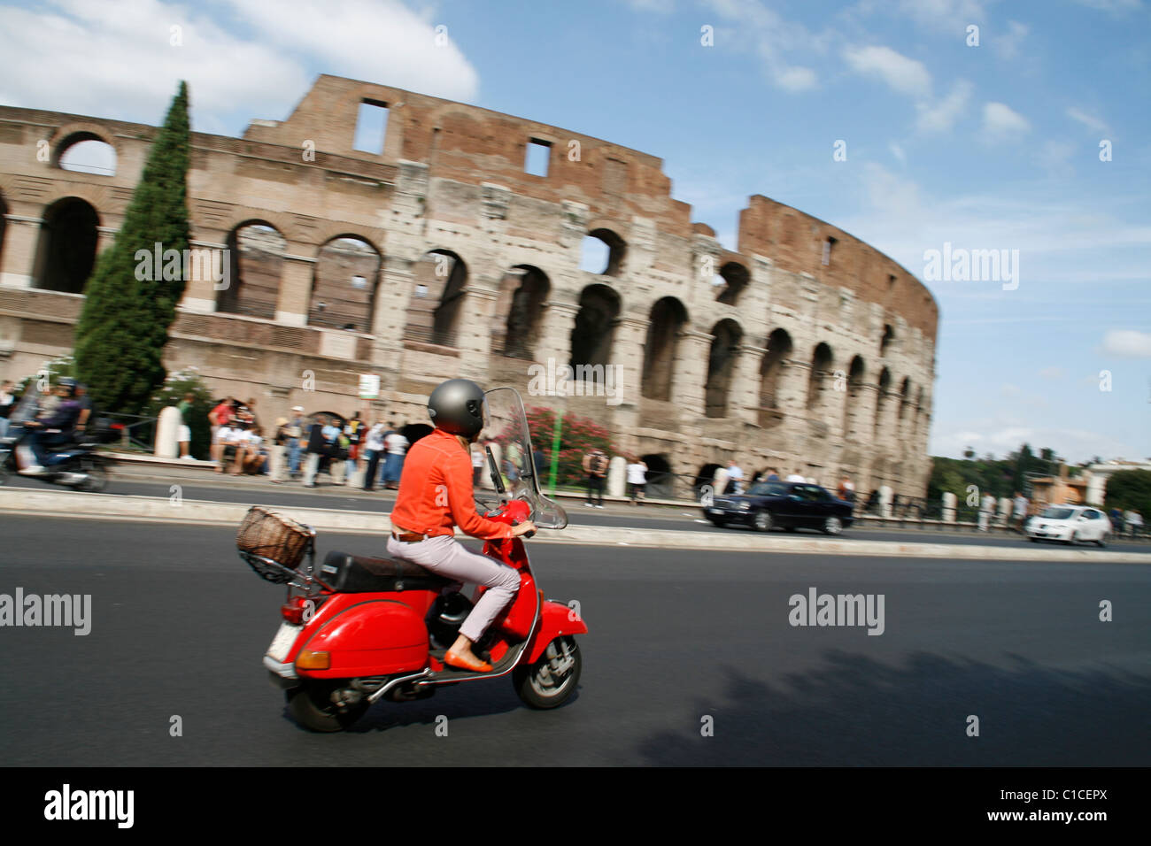 the colosseum amphitheatre wall facade, rome Stock Photo - Alamy