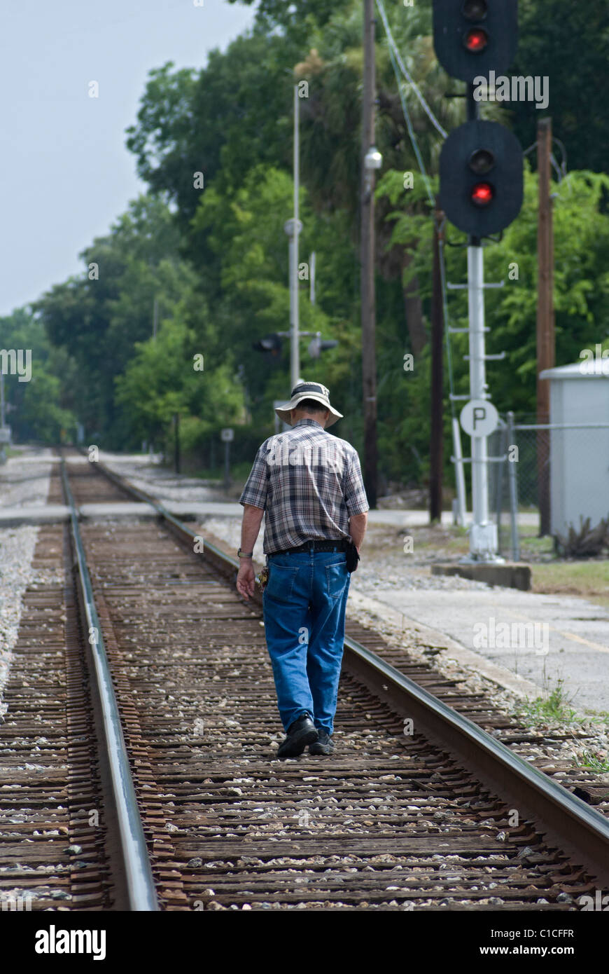 Walking alongside tracks hi-res stock photography and images - Alamy
