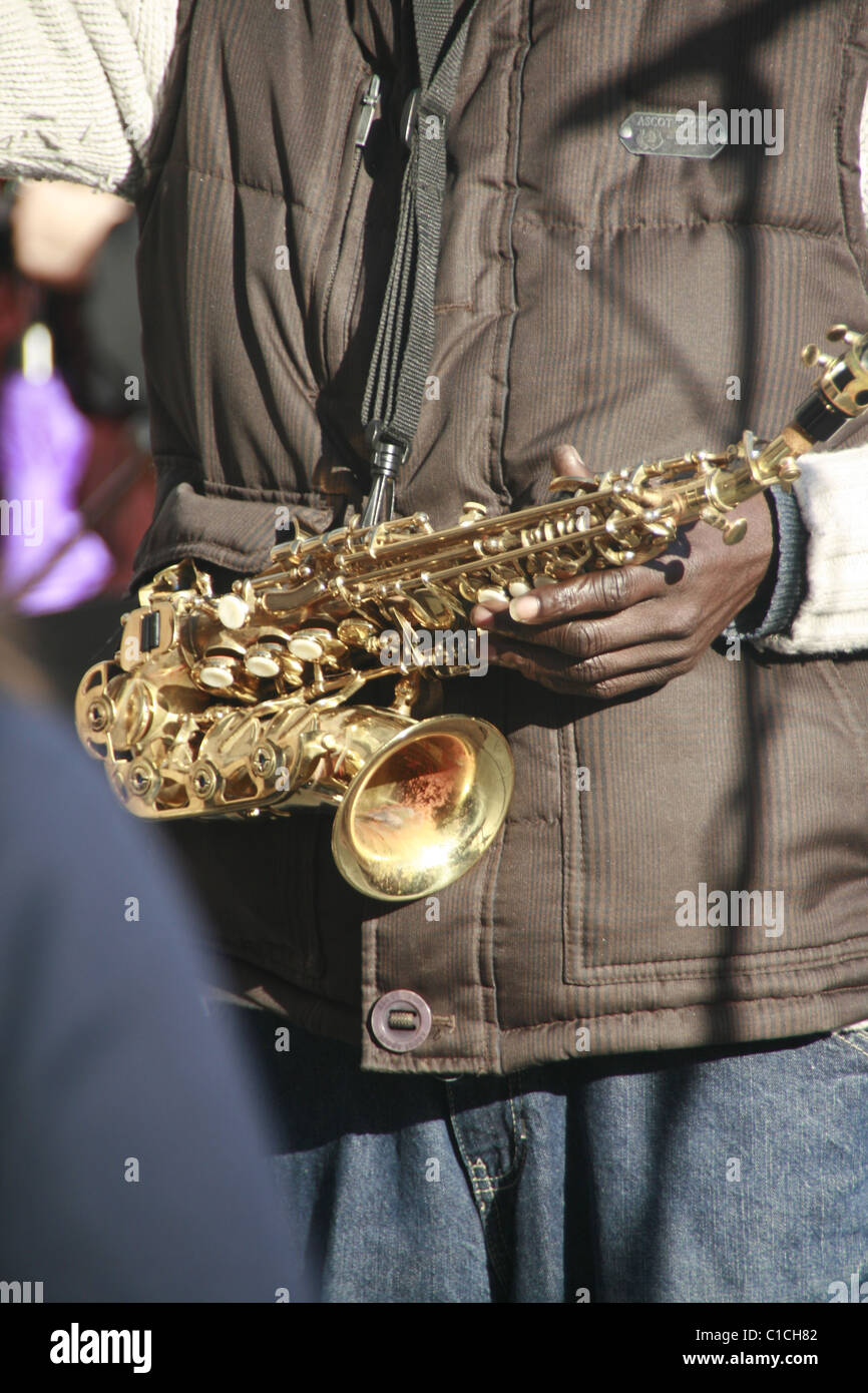 Sax player in the sun hi-res stock photography and images - Alamy
