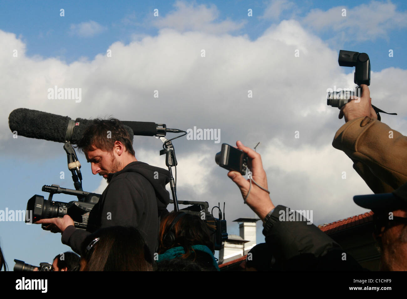 Crowd of people holding cameras hi-res stock photography and images - Alamy