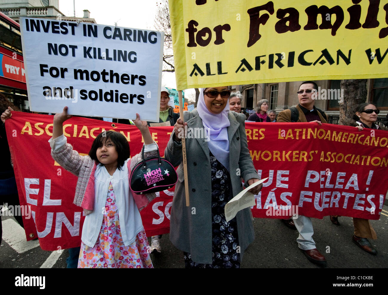 End child poverty uk hi-res stock photography and images - Alamy
