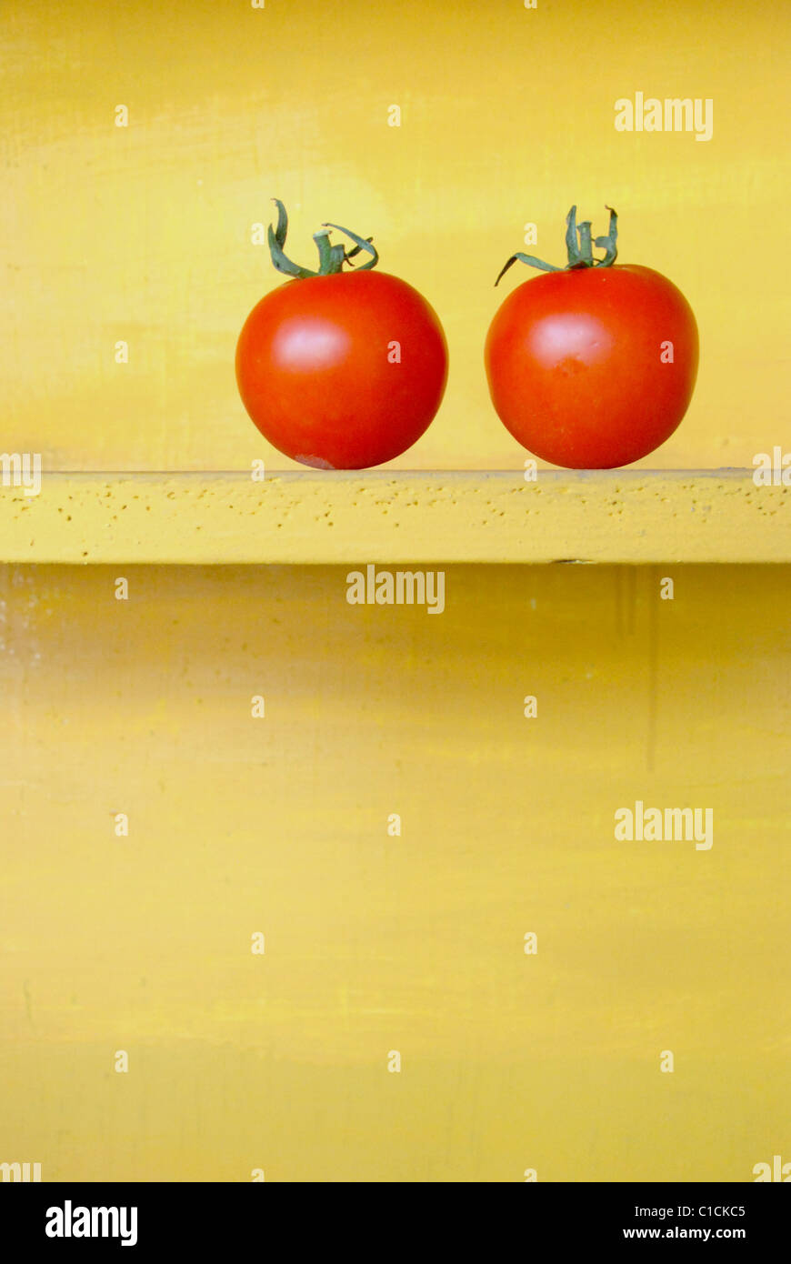 Red tomato tomatoes hi-res stock photography and images - Alamy