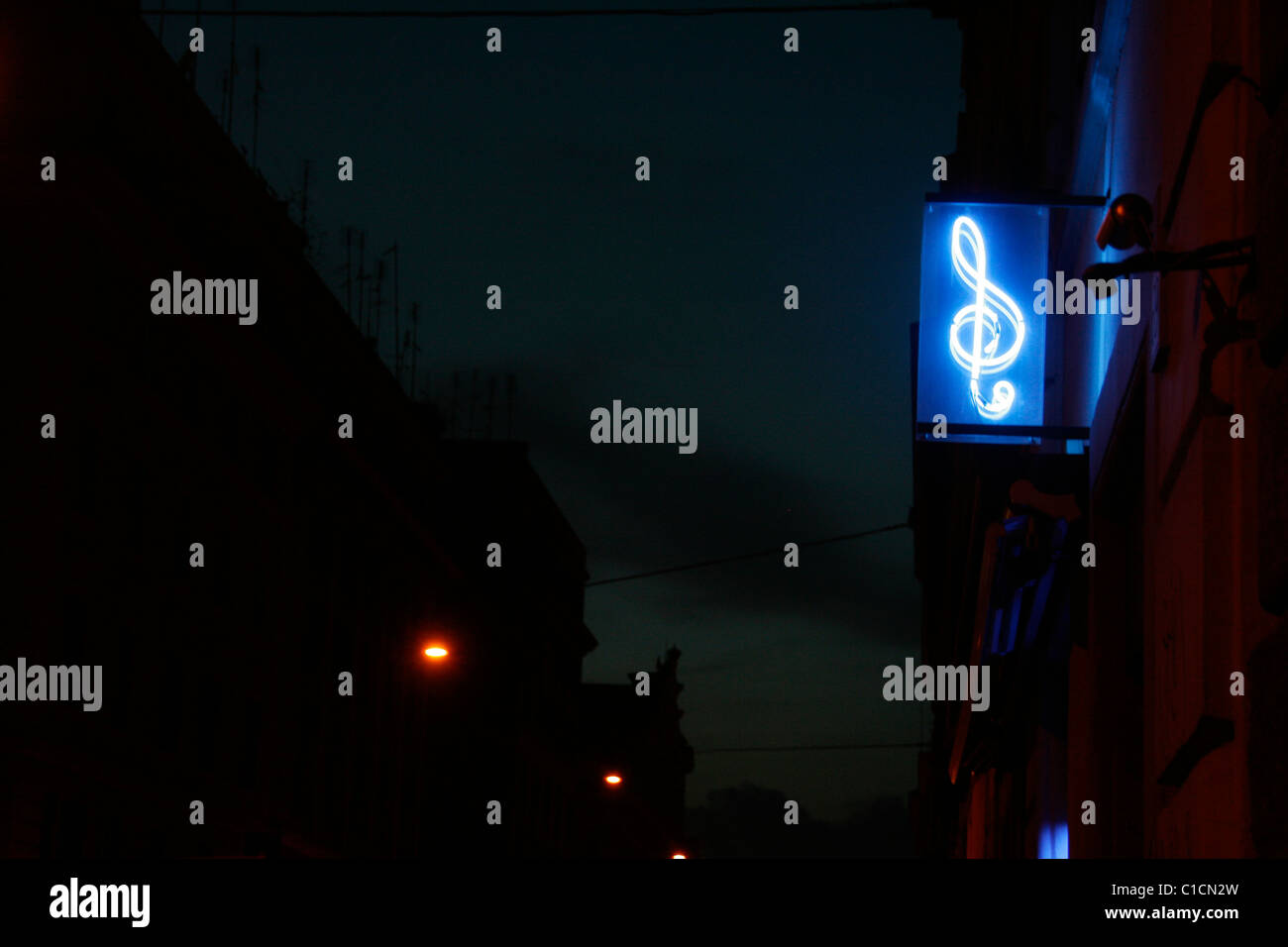 Music note neon light sign High Resolution Stock Photography and Images ...