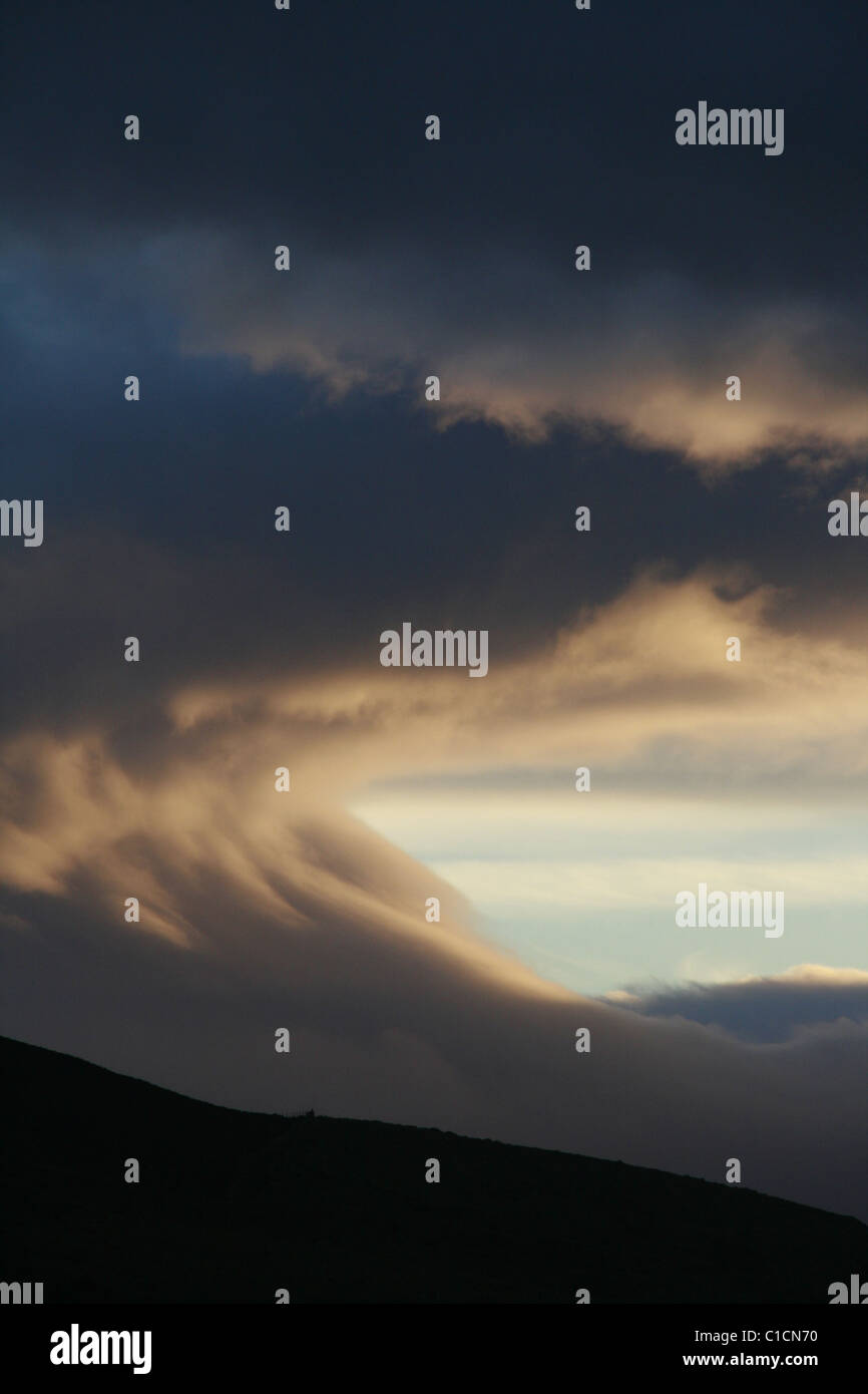 Wave like cloud formation in snowdonia hi-res stock photography and ...