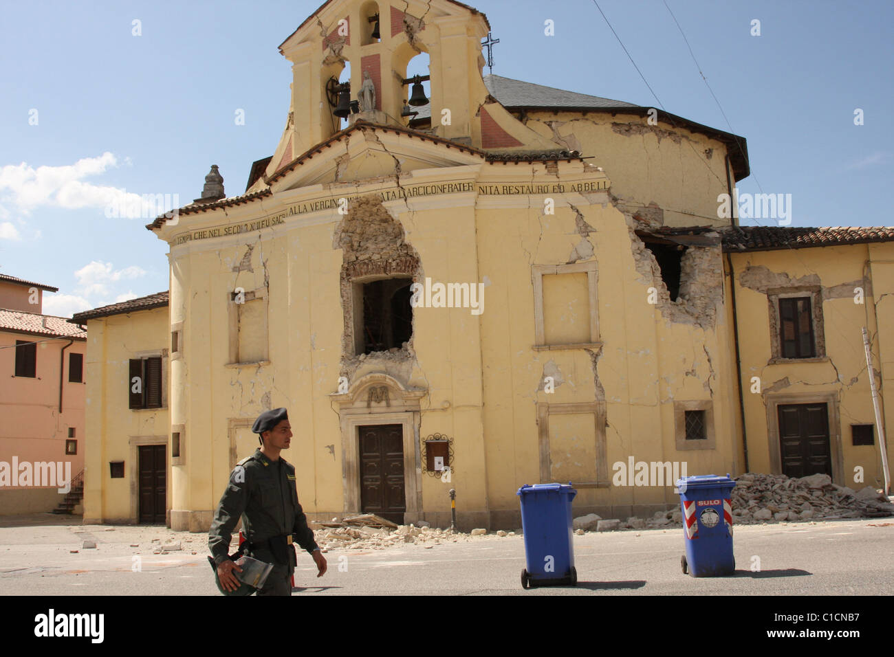ITALIANS MOURN QUAKE DEAD These horrific images show the aftermath of ...