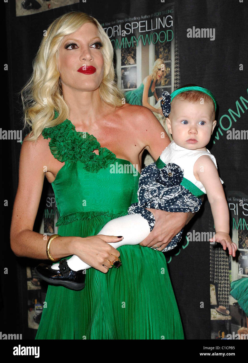 Tori spellings hi-res stock photography and images - Alamy