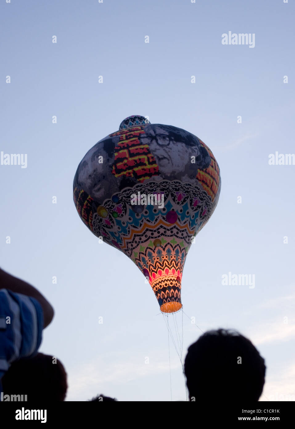 Hot air paper balloon inspired in the characters of the Mexican TV show ...