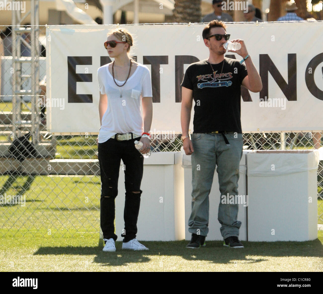 DJ AM aka Adam Goldstein Relaxes in the sun with a female companion at ...