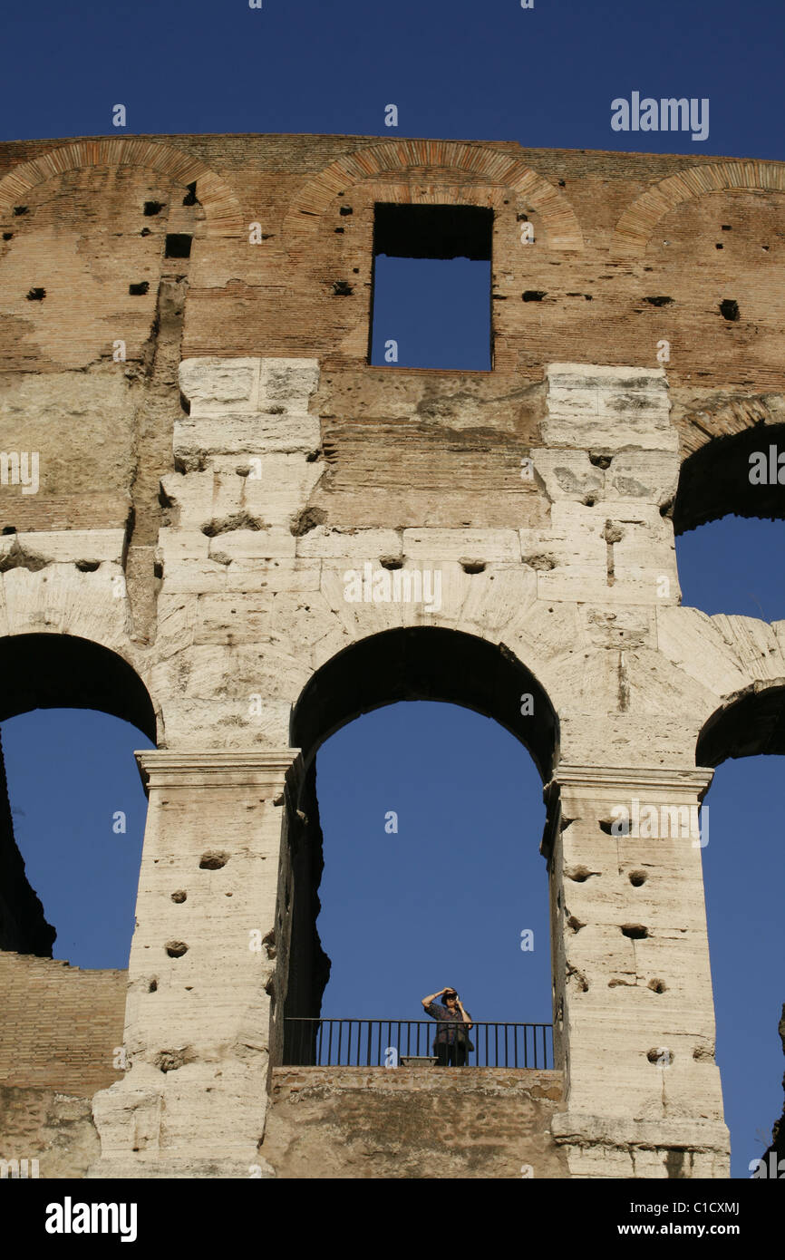 the colosseum amphitheatre wall facade, rome Stock Photo - Alamy