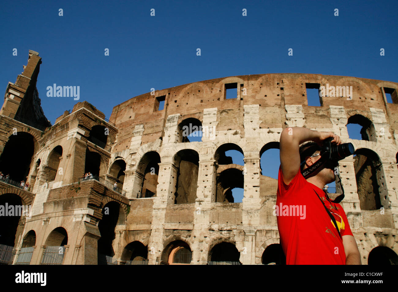 the colosseum amphitheatre wall facade, rome Stock Photo - Alamy