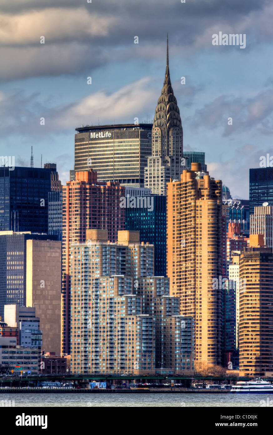 Chrysler and MetLife buildings dominate the skyline of midtown ...