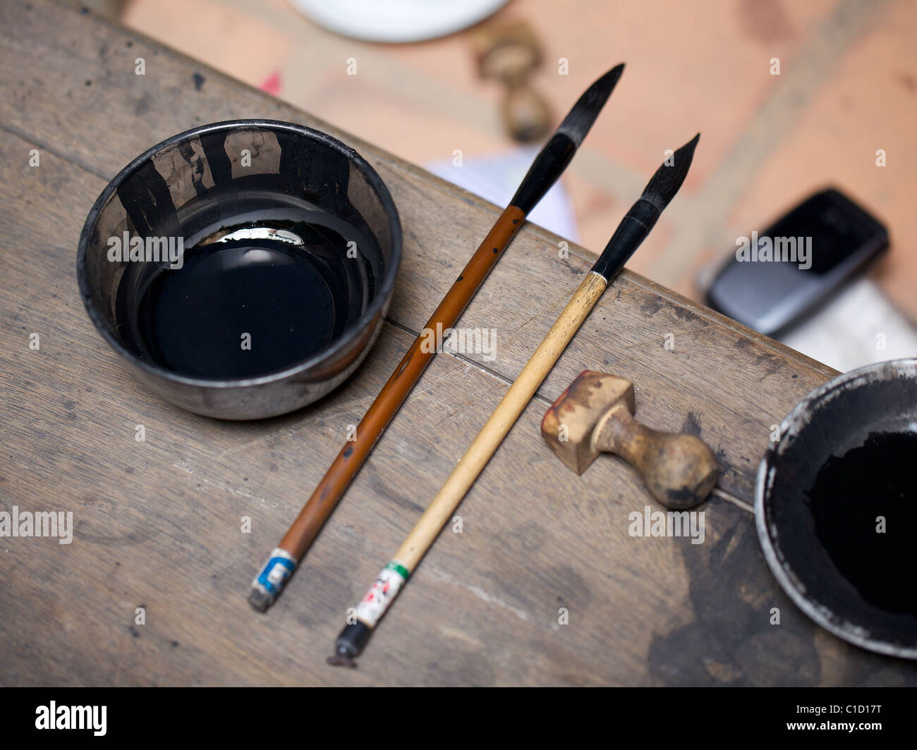 Calligrapher vietnamese calligraphy vietnam hi-res stock photography ...