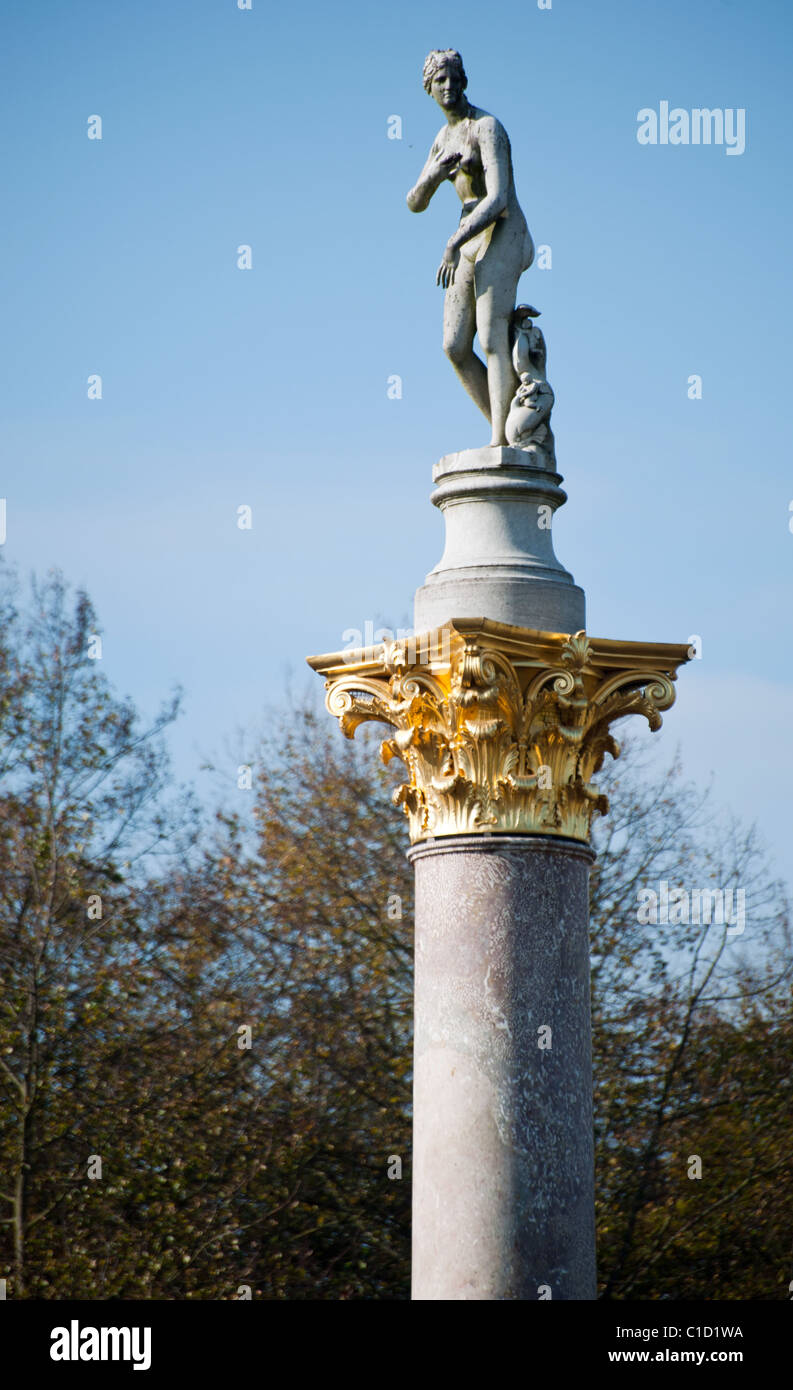 Green marble column hi-res stock photography and images - Alamy