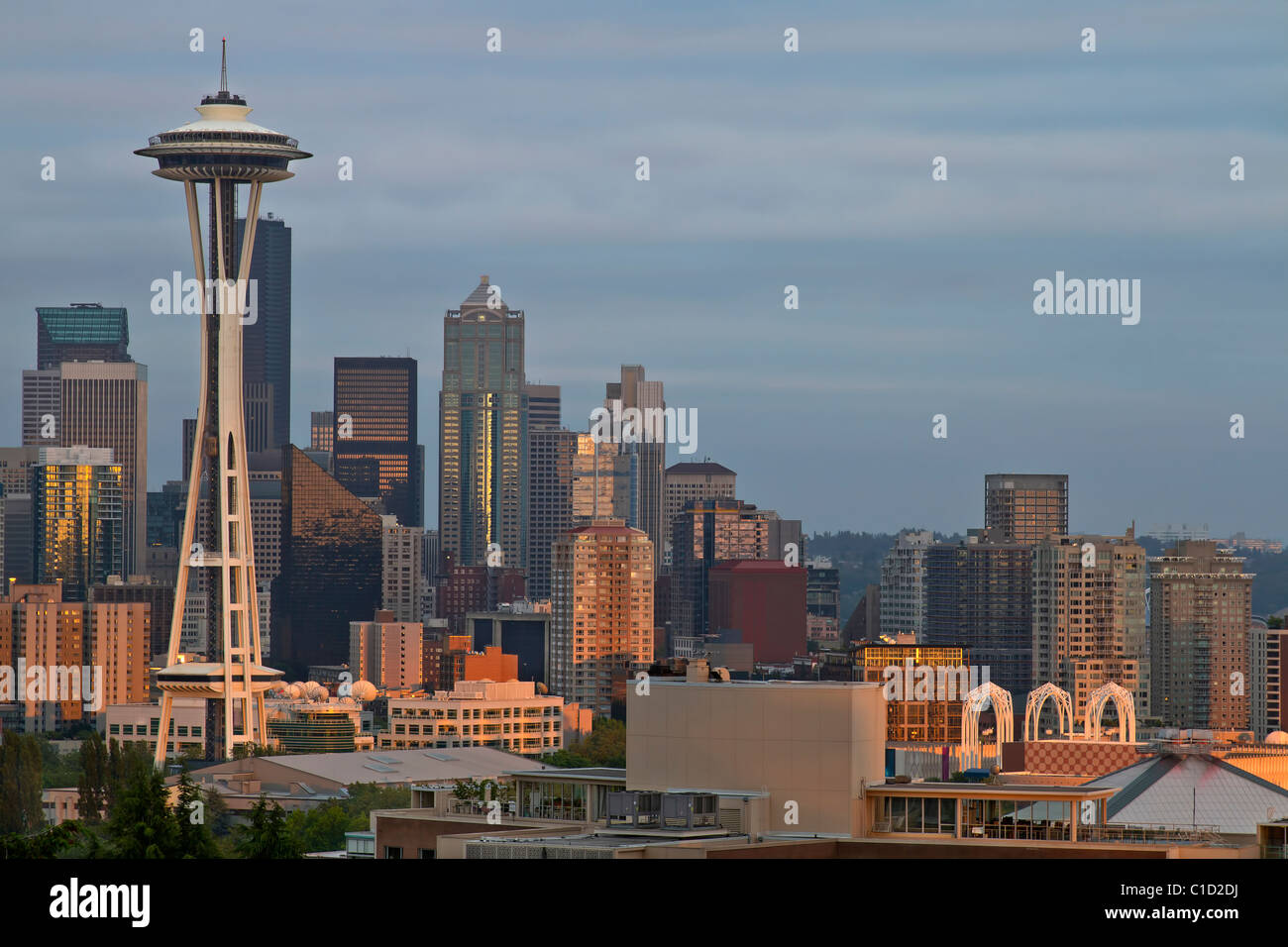 Seattle sky needle hi-res stock photography and images - Alamy