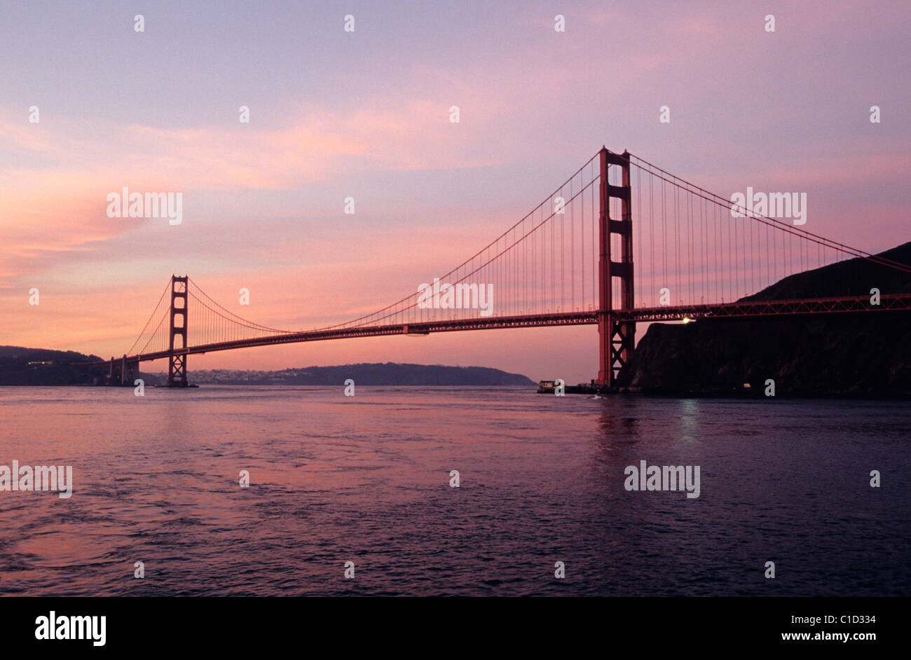 Golden Gate Bridge, San Francisco. View of purple sunset from Marin ...