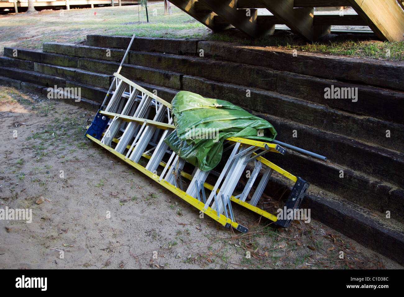 Tarp site hi-res stock photography and images - Alamy