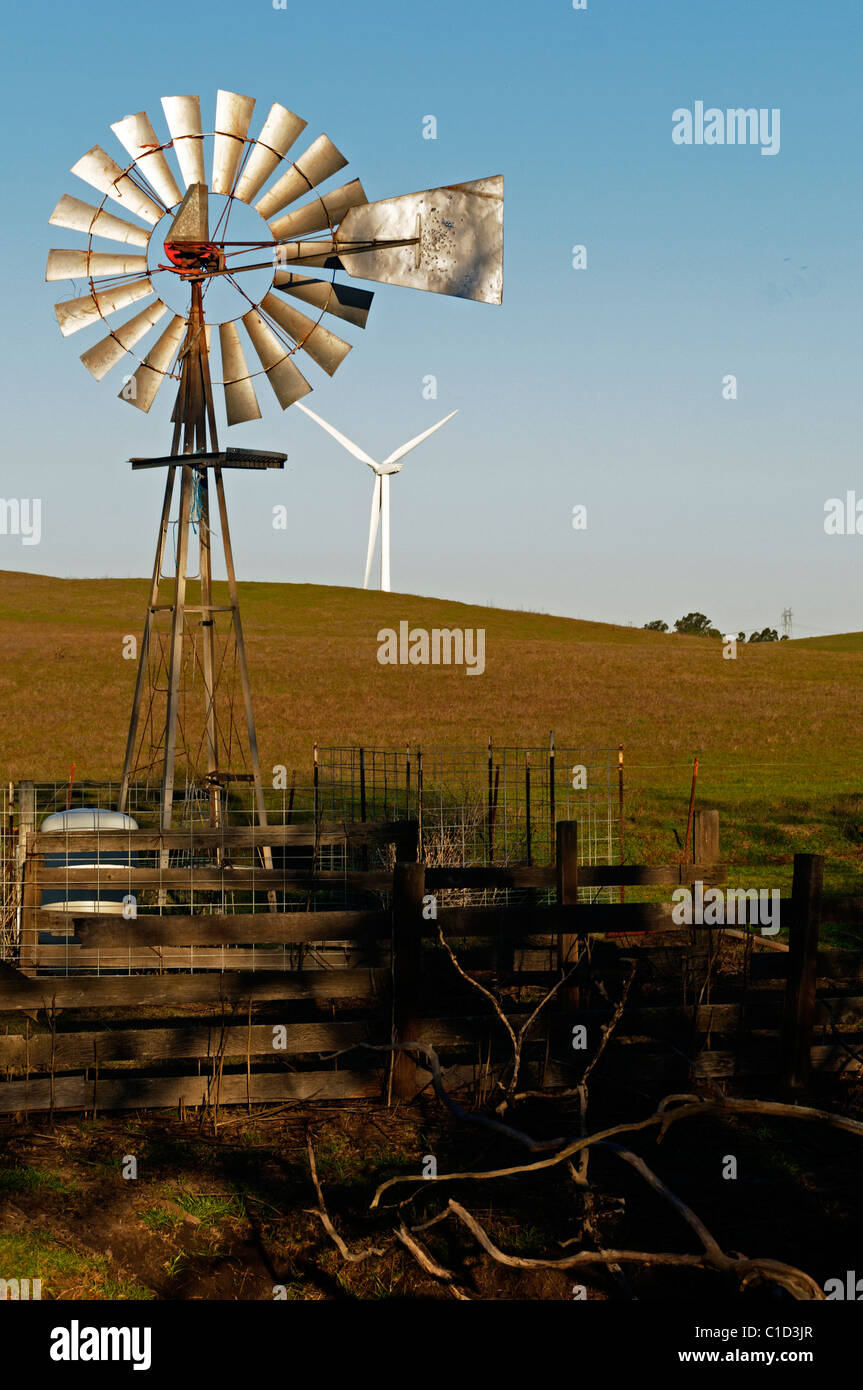 Pump windmills hi-res stock photography and images - Alamy