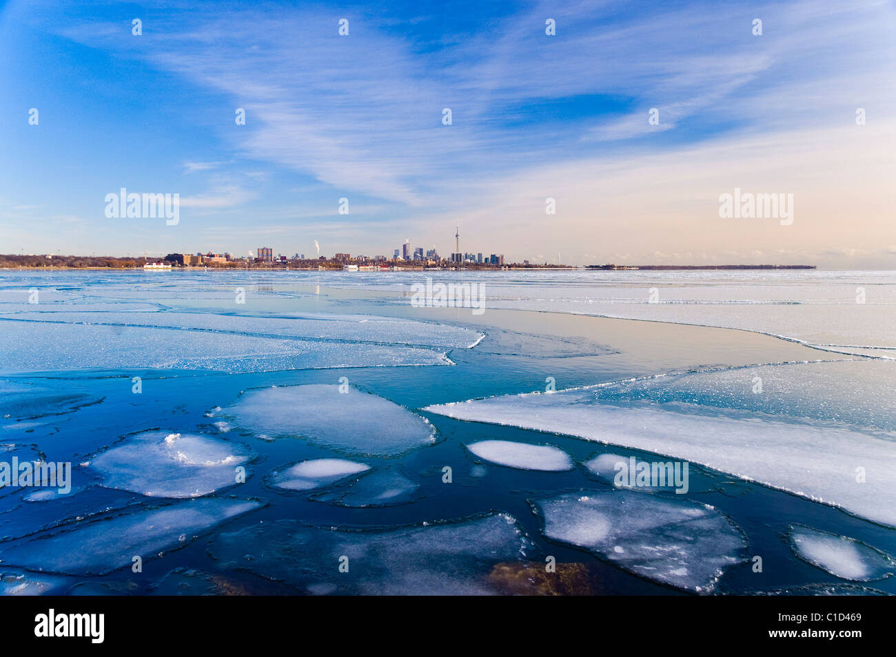 Icy Lake Ontario view of Toronto skyline Stock Photo - Alamy