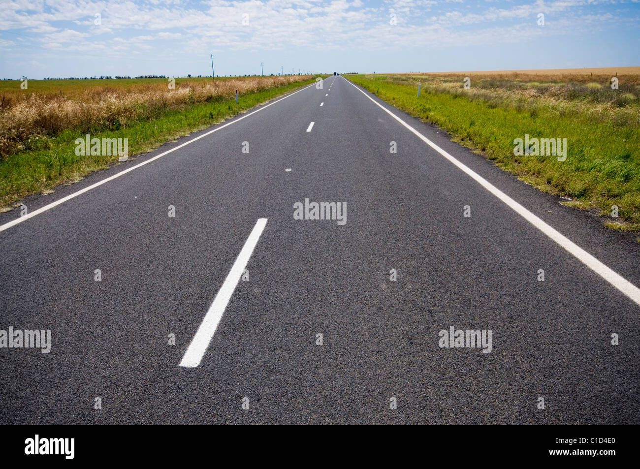 Australian road markings hi-res stock photography and images - Alamy