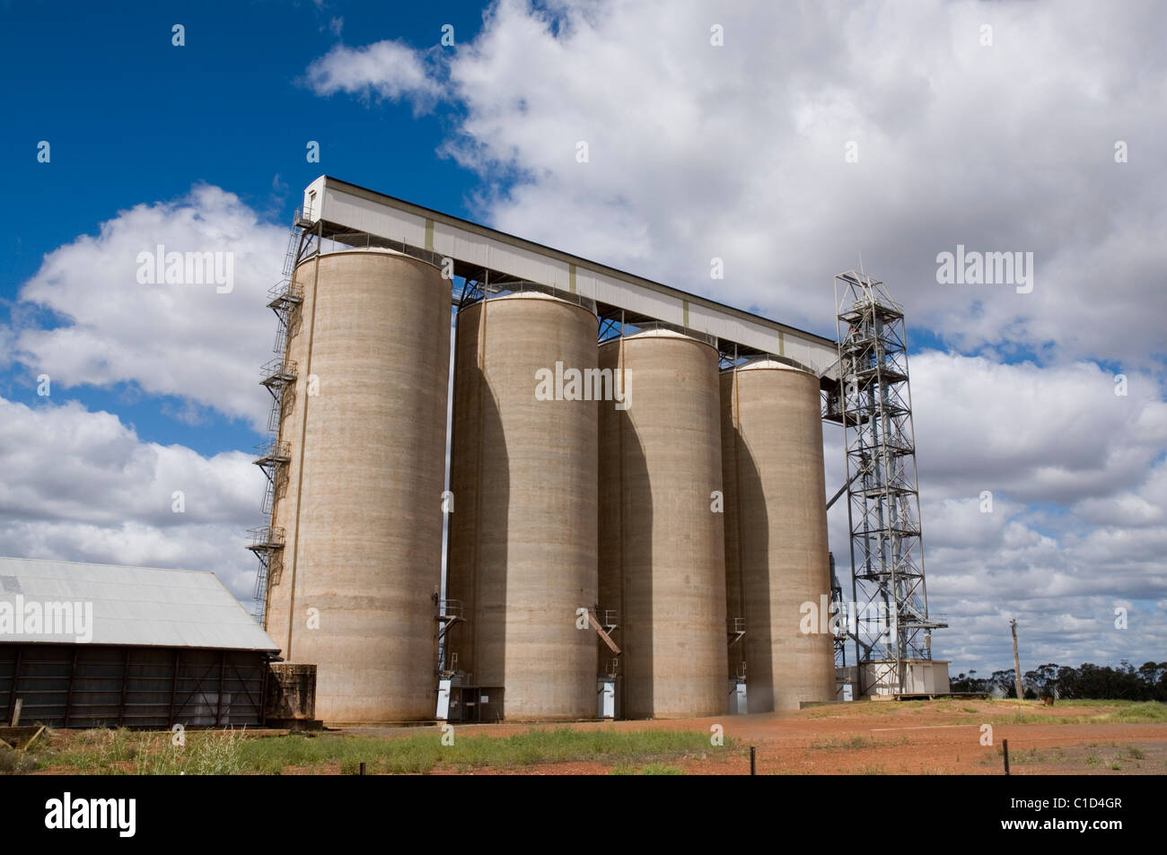 Concrete grain silo hi-res stock photography and images - Alamy