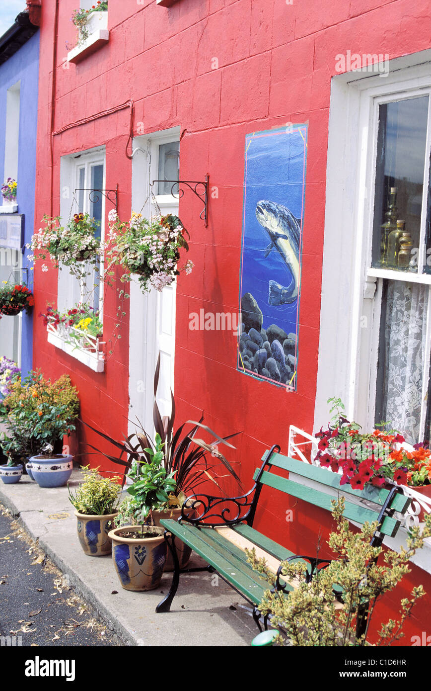 Republic of Ireland, County Cork, Beara peninsula, village of Eyeries ...