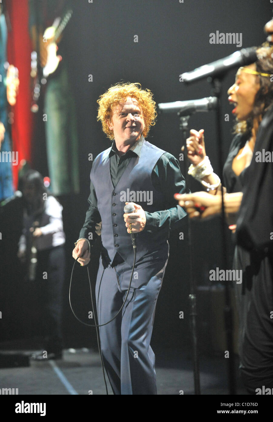 Mick Hucknall of Simply Red performing 'Greatest Hits Tour 2009 ...