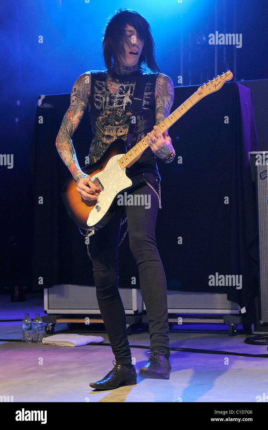 Trace Cyrus, brother of Miley Cyrus and singer of Metro Station ...