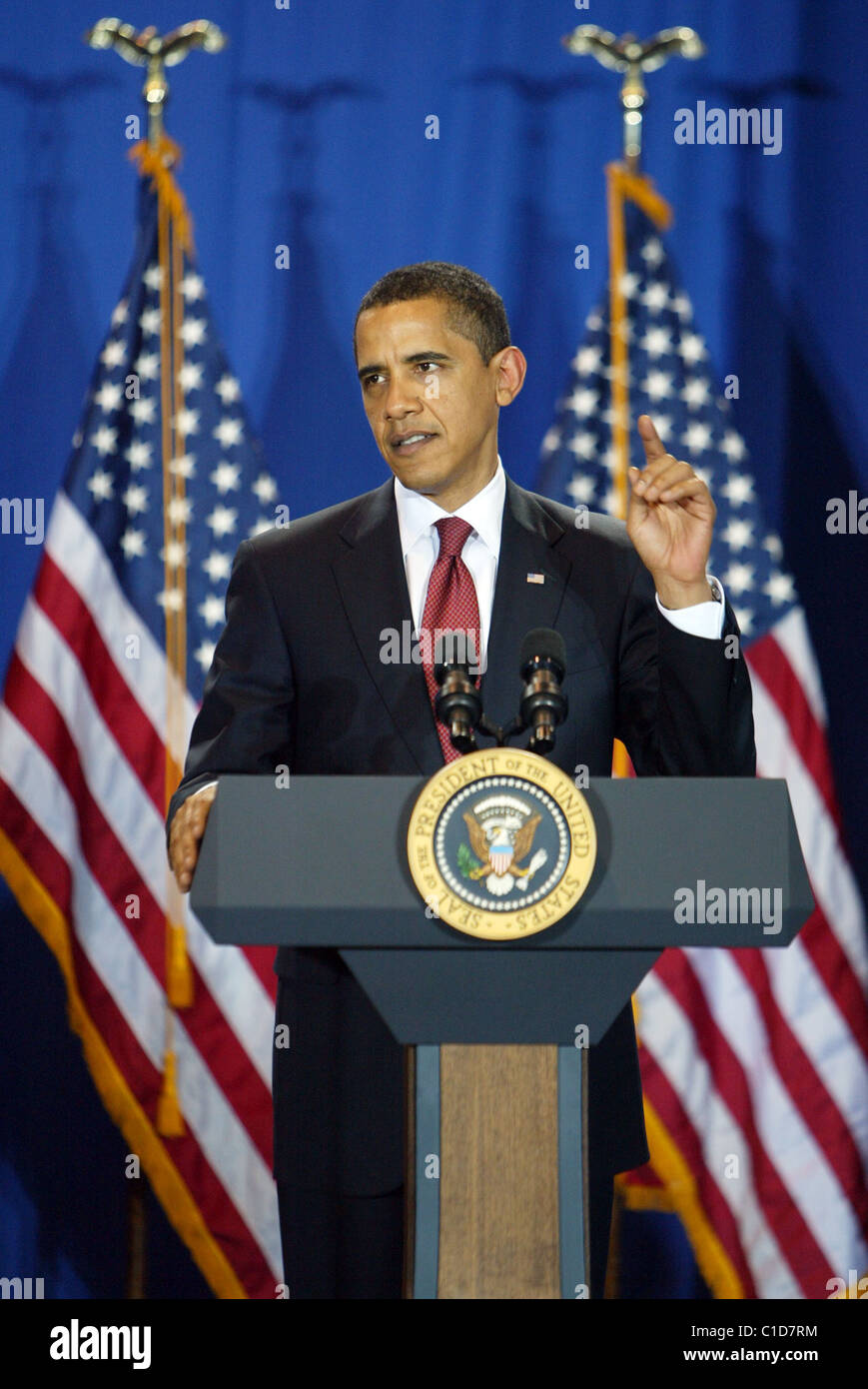 President Barack Obama signs the Edward M. Kennedy Serve America Act ...