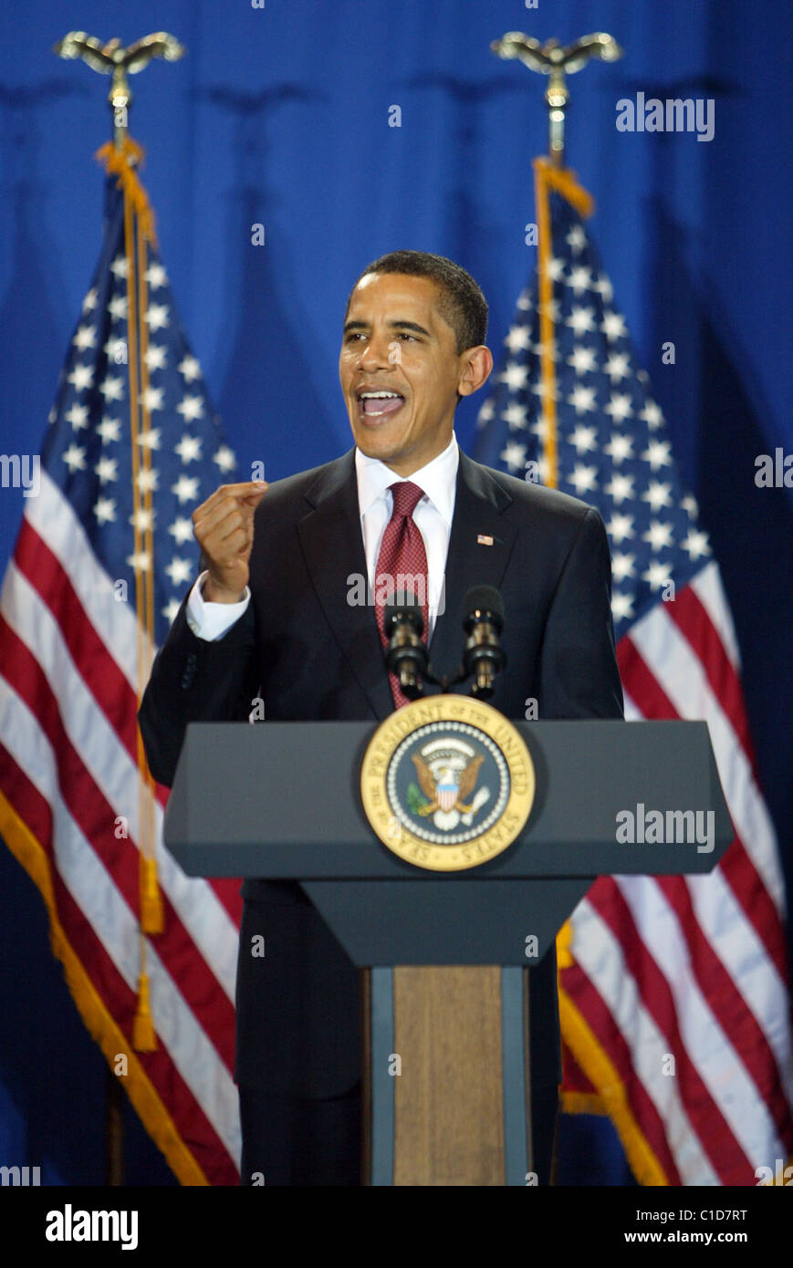 President Barack Obama signs the Edward M. Kennedy Serve America Act ...