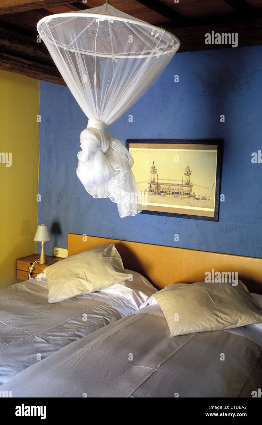 Spain, Catalonia, Fortia village, guests rooms Can Bayre, Esglesia ...