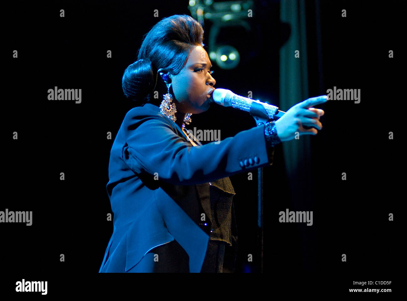 Jennifer Hudson performs at the Arie Crown Theater Chicago, Illinois ...