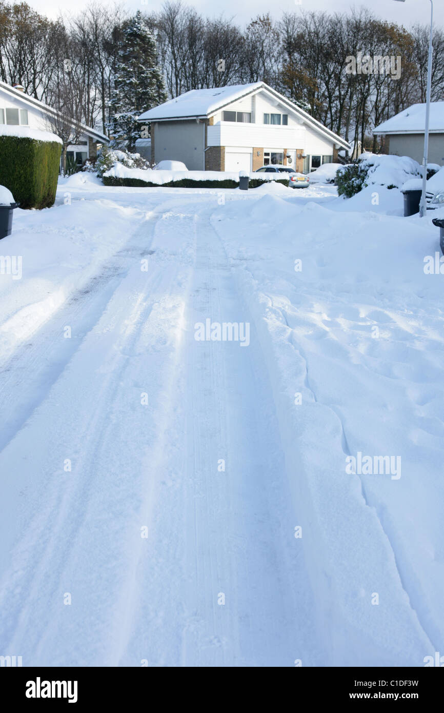 Scottish street snow hi-res stock photography and images - Alamy