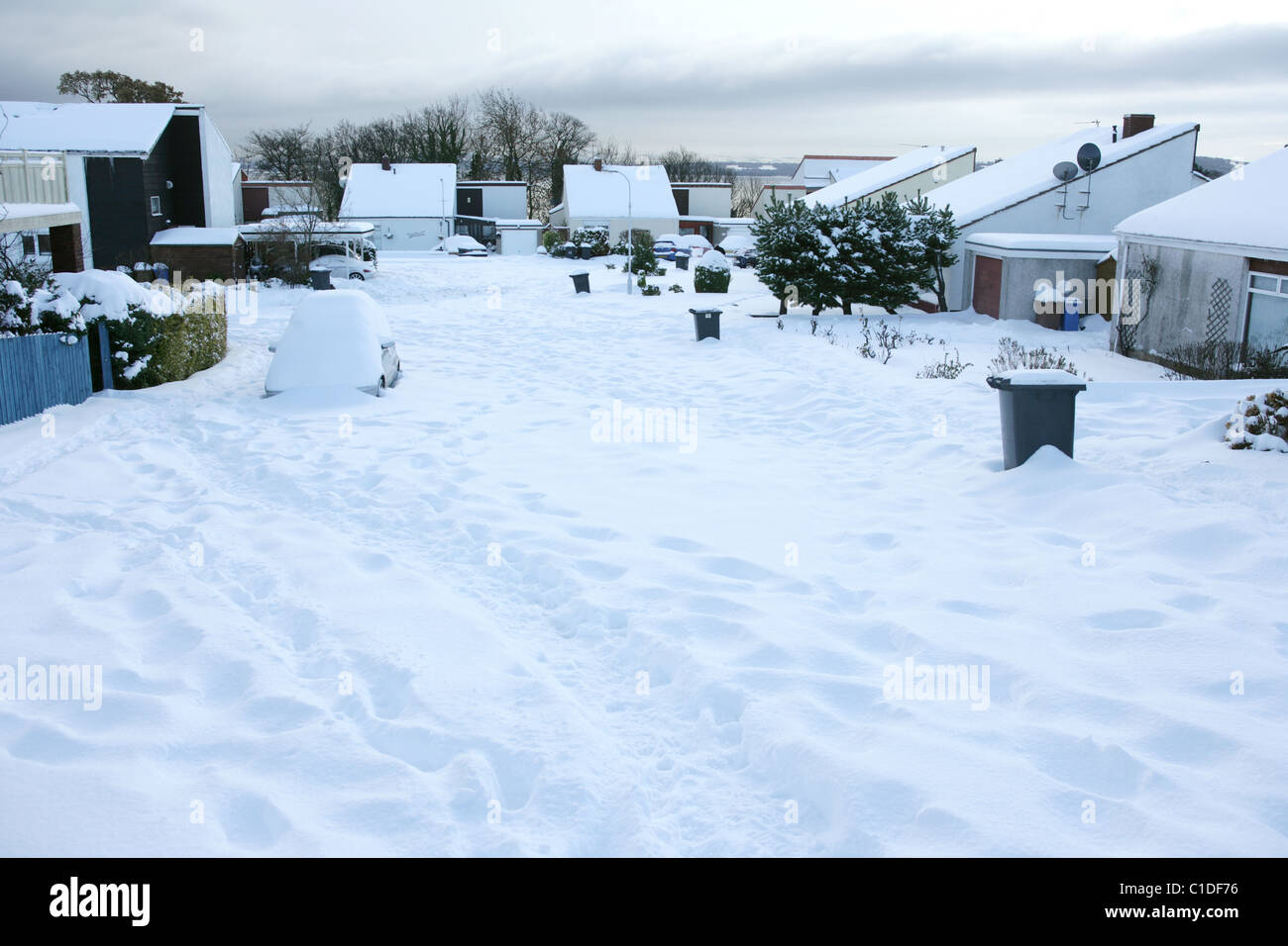 Scottish street snow hi-res stock photography and images - Alamy