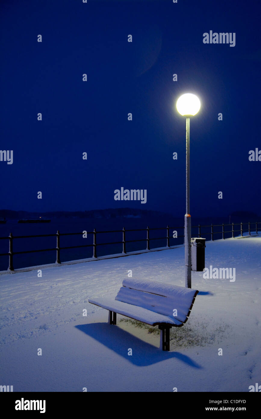 Park Bench Night High Resolution Stock Photography and Images - Alamy