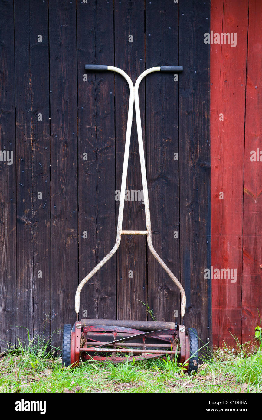 Old lawn mower hi-res stock photography and images - Alamy